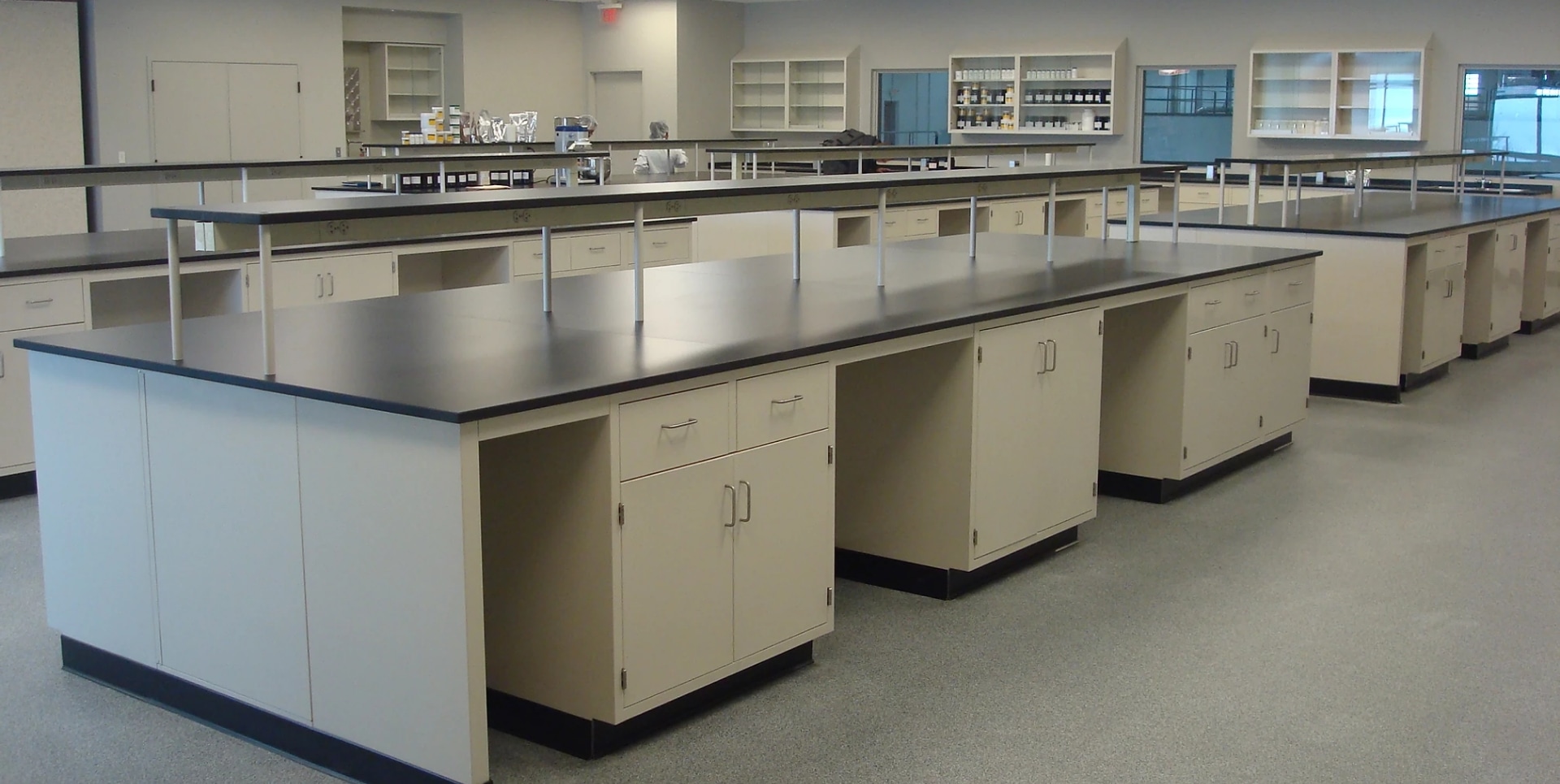 INSTOCK Labs Inc. - The lab furniture you need, when you want it.
